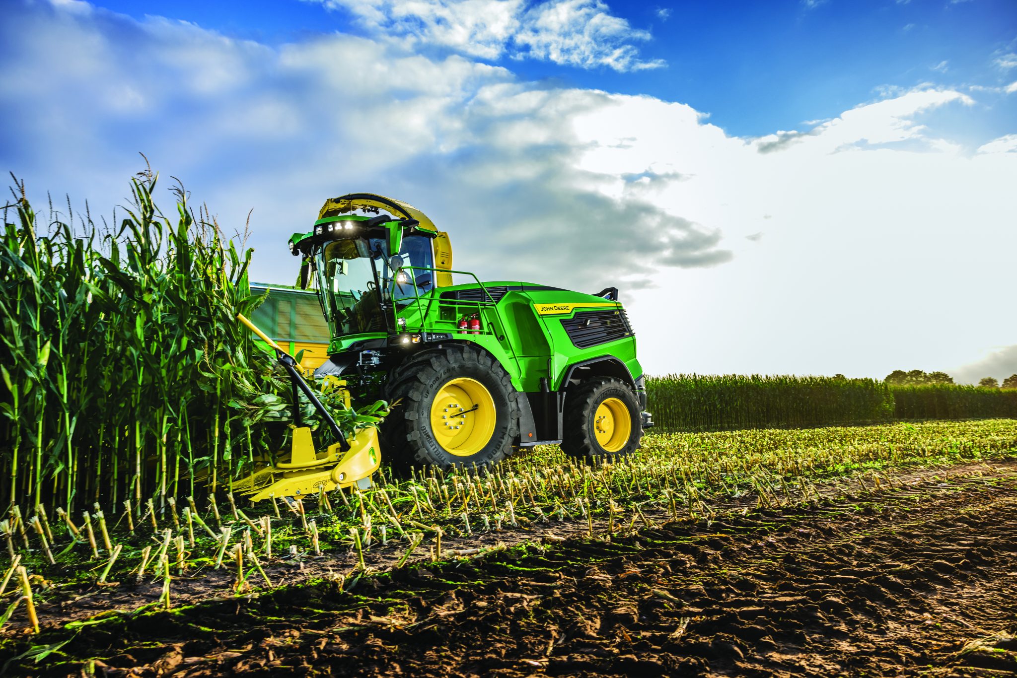 Deere launches new F8 and F9 self-propelled forage harvesters - High ...